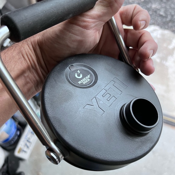 Yeti | Dining | New Yeti Meg 2 1 Gallon Black Tumbler Bottle Top ...